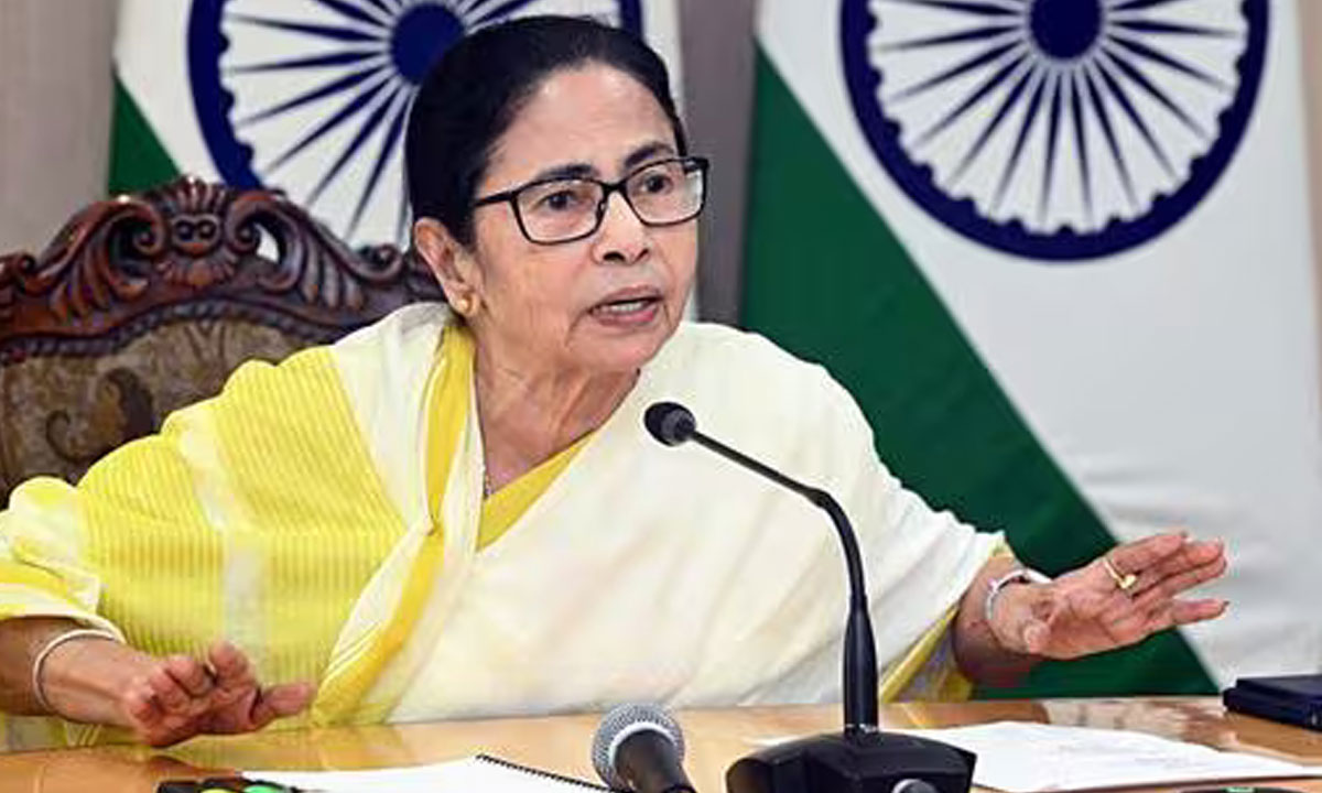 మమతది ధైర్యమా భయమా ? | Mamata Attacks BJP Over ‘Search and Revision’ List