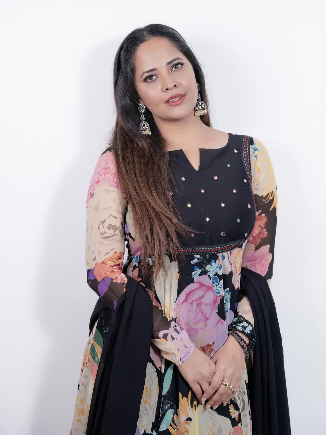 Anasuya Bharadwaj’s New Look Wins Quiet Appreciation Online | Anasuya ...