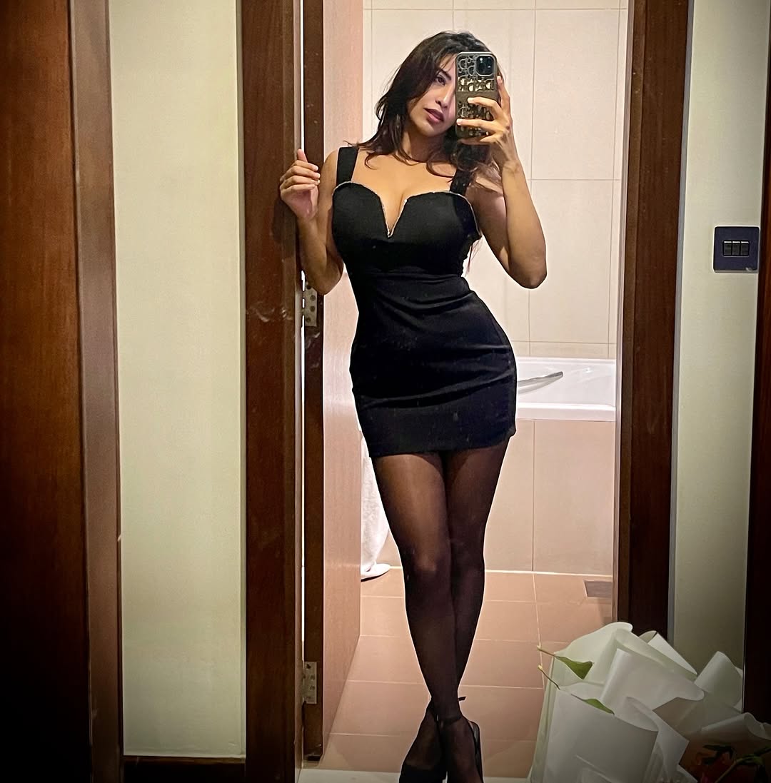 Daksha Nagarkar’s Elegant Black Outfit | Daksha Nagarkar’s Elegant ...