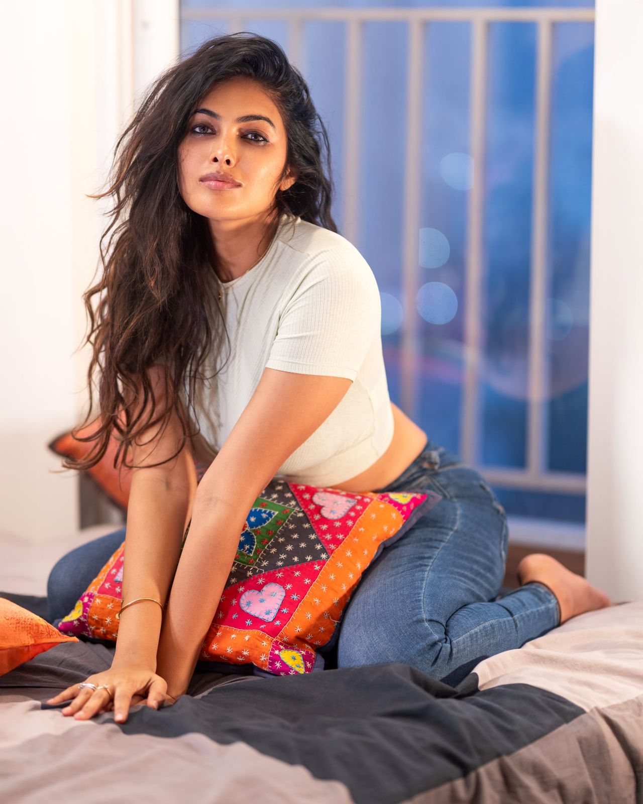 Divi Vadthya's Relaxed Yet Ravishing Pose | Divi Vadthya's Relaxed Yet ...