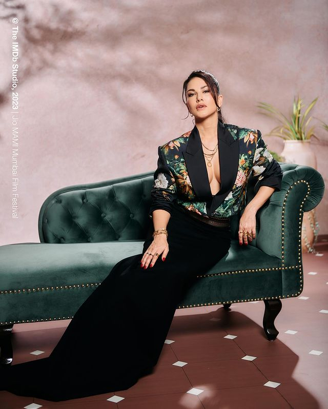 Sunny Leone Is A Stunner In All-black Dress! | Sunny Leone Is A Stunner ...