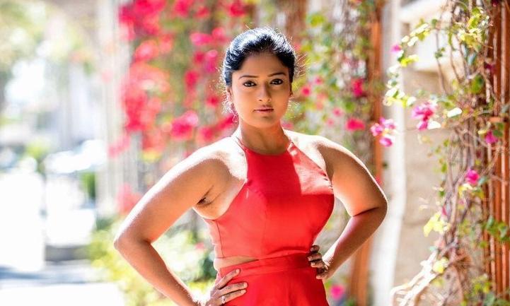 ఈ హీరోయిన్ ఎవరో గుర్తుపట్టారా ? | Do you remember who this heroine is