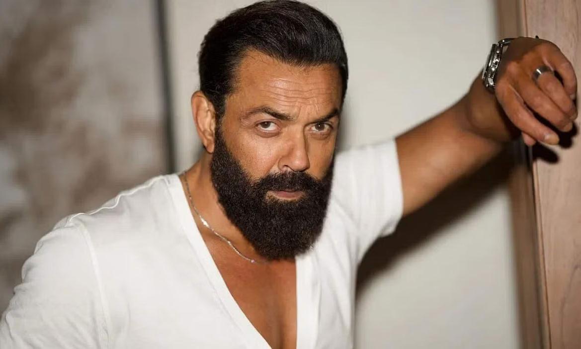 వీర‌మ‌ల్లులో విల‌న్ ఎలా ఉంటాడంటే? | Bobby Deol to Play Powerful Villain ...