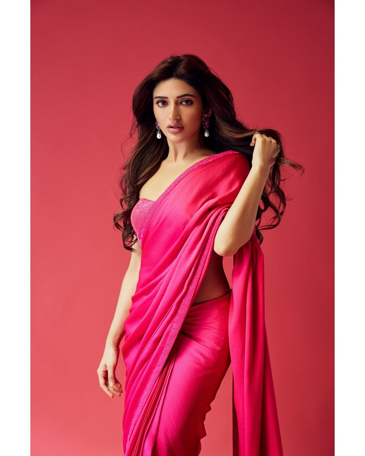 Sree Leela Stuns in a Gorgeous Pink Saree: A Perfect Blend of Tradition ...
