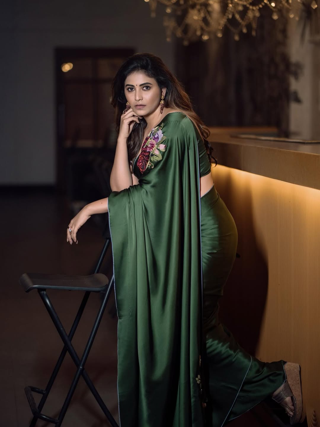 Anjali In Green Saree Makes You Fall in Love | Anjali In Green Saree ...