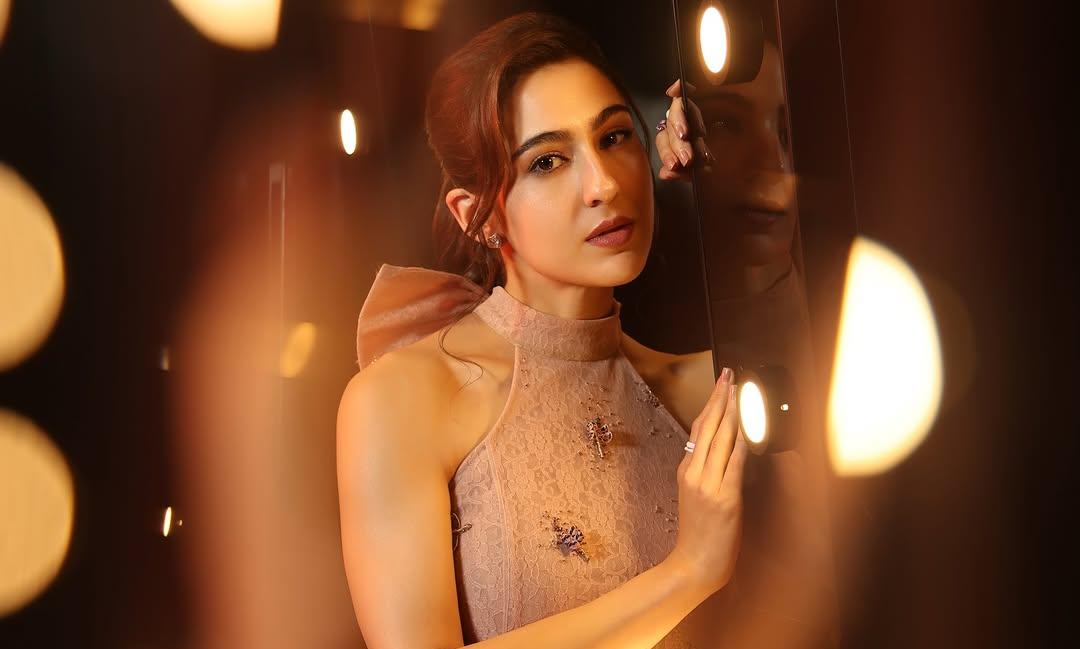 పిక్‌టాక్ : పొట్టి గౌనులో స్టార్‌ కిడ్‌ | Sara Ali Khan: From Star Kid ...