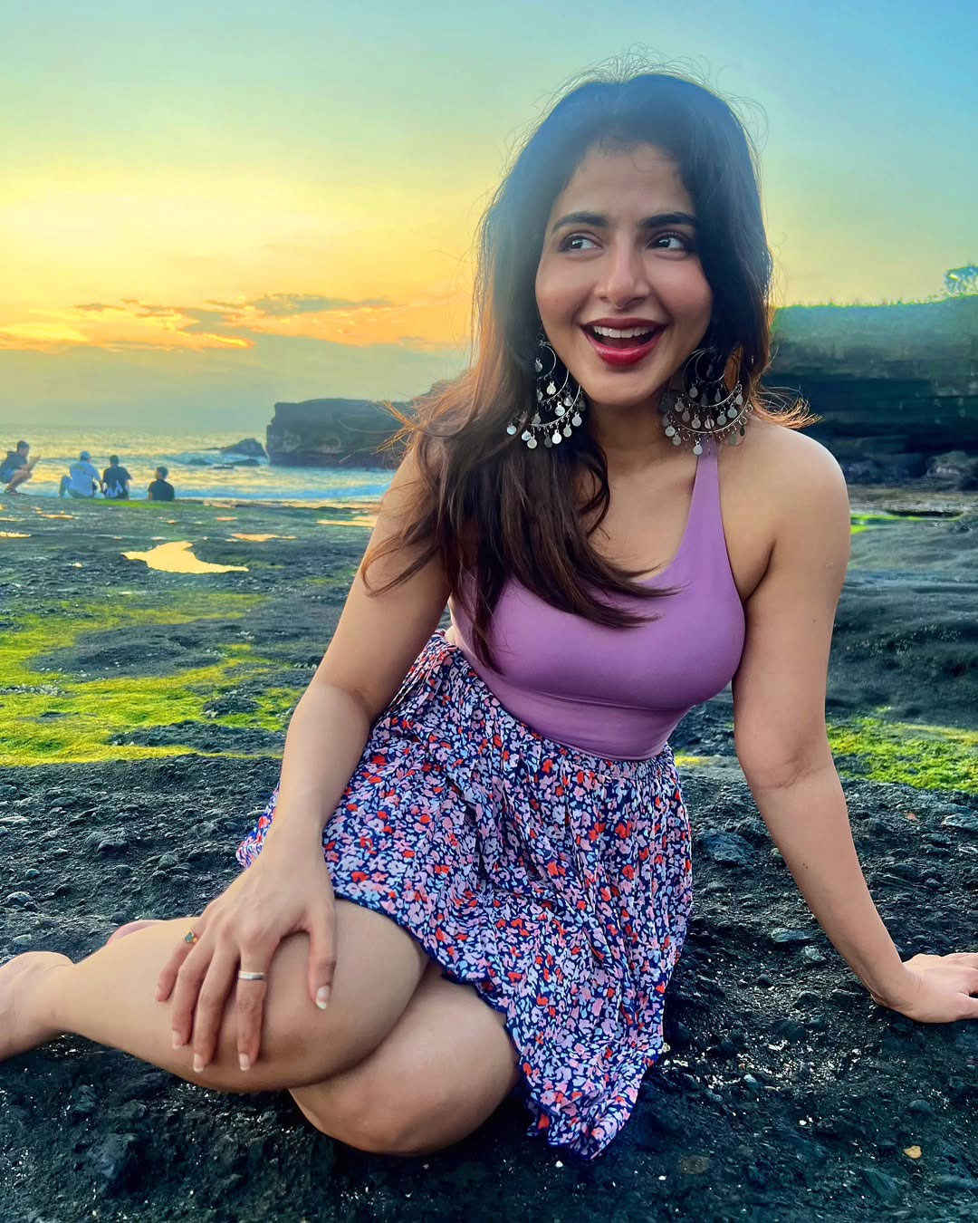 Iswarya Menon Radiates Sunshine in Her Latest Insta Post | Iswarya ...