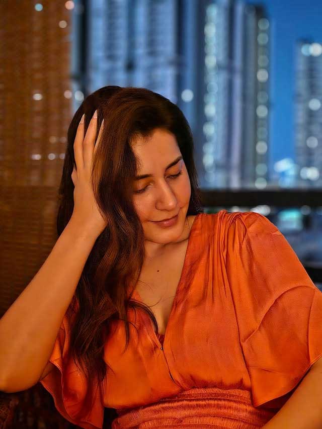 Raashii Khanna Shares a Cozy Night Vibe with Fans