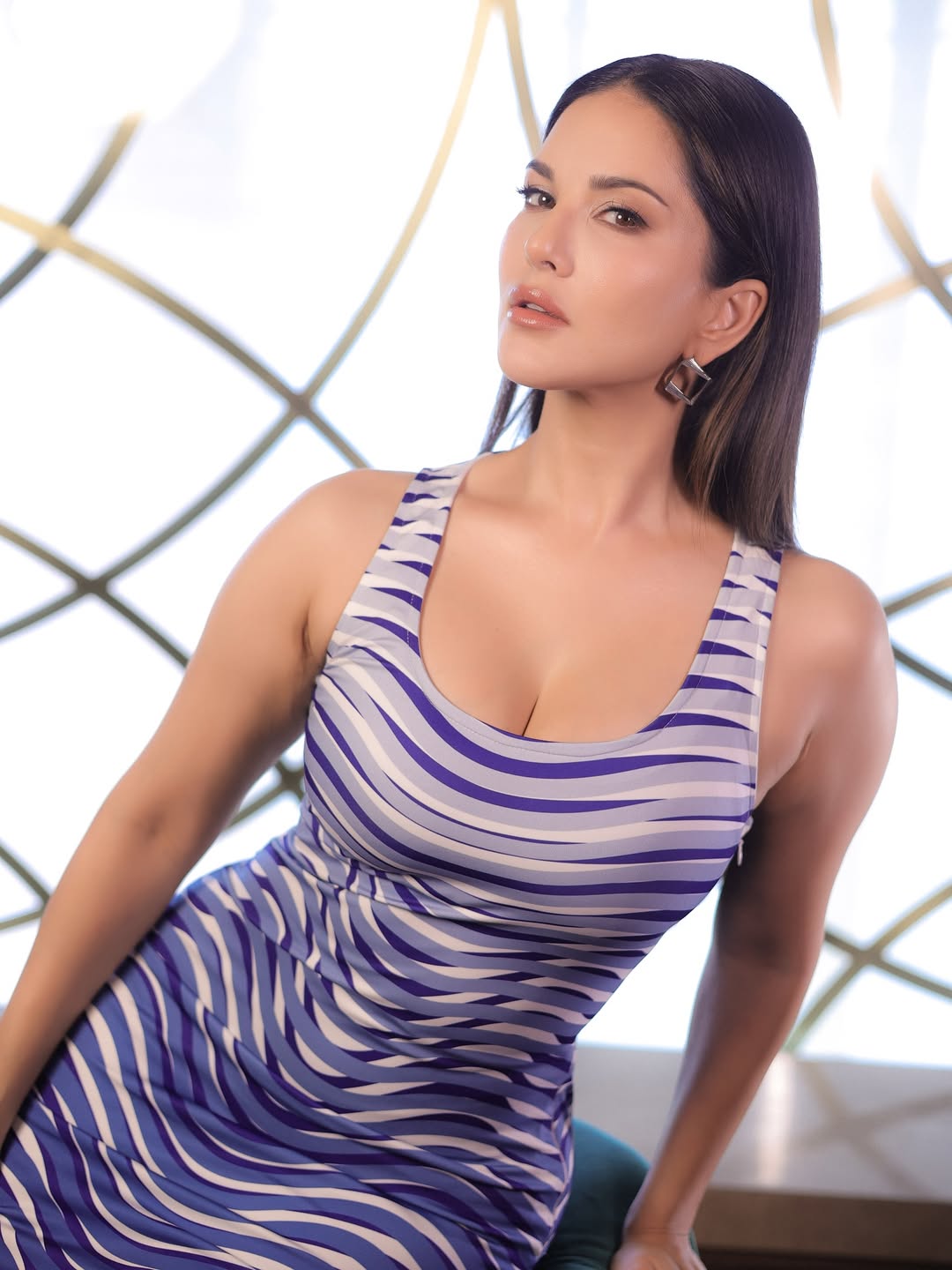 Sunny Leone’s Dress is Making Social Media Buzz