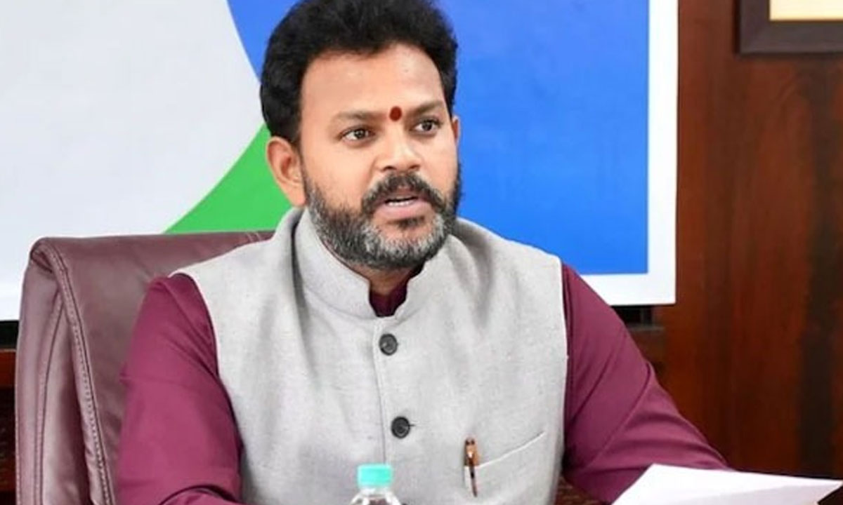 కేంద్ర మంత్రి రామ్మోహన్ పై తీవ్ర ఆరోపణలు.. పదవికి ముప్పేనా? | Aviation ...