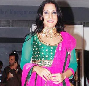 My Father will be a Kingmaker not King: Rajini Daughter