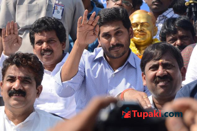Jagan's Dharna after Pawan Kalyan's Tour