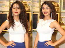 Simran Gupta New Pics