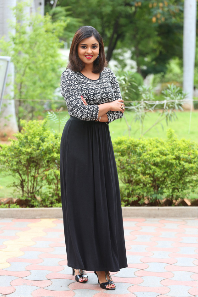 Actress Deepthi Images