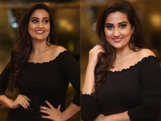 Anchor Manjusha Stills