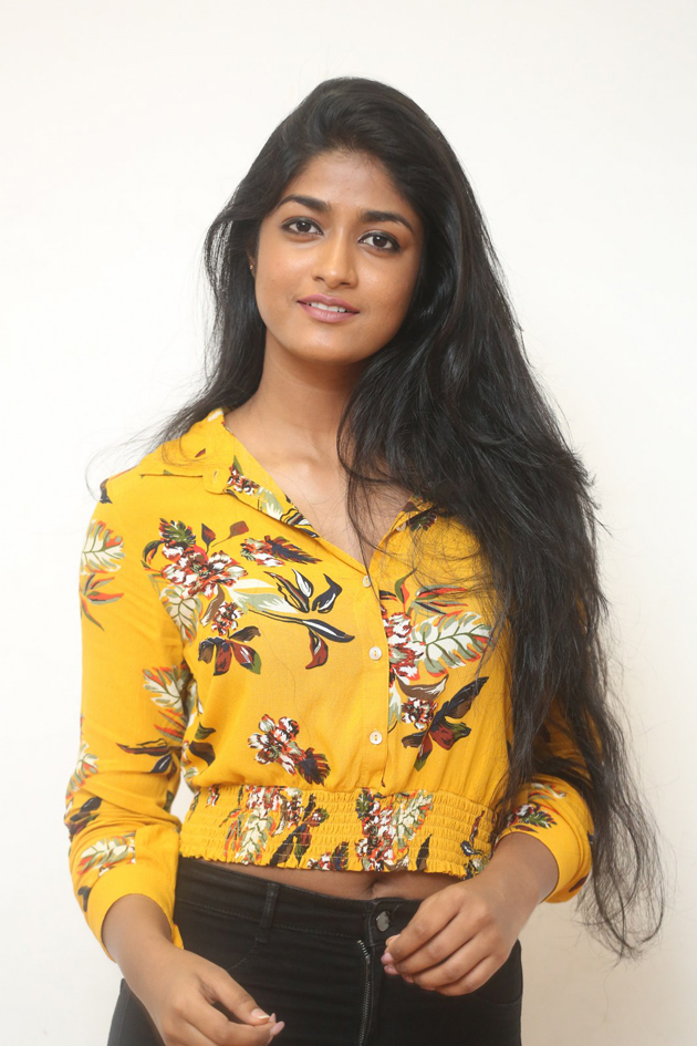 Dimple Hayati Gallery