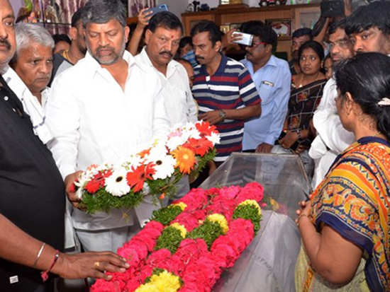 Venu Madhav Dead Body At His Residence Photos