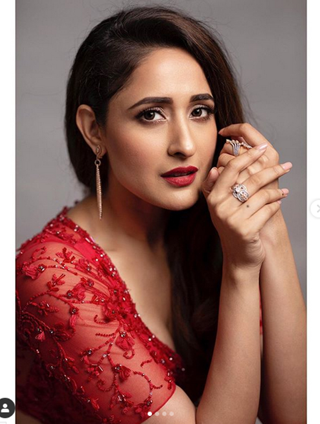 Pragya Jaiswal Insta Pics