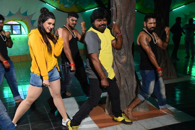 Hi 5 Movie Shooting Coverage Press Meet