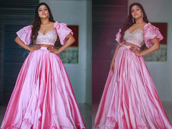 Actress Iniya Latest Pics