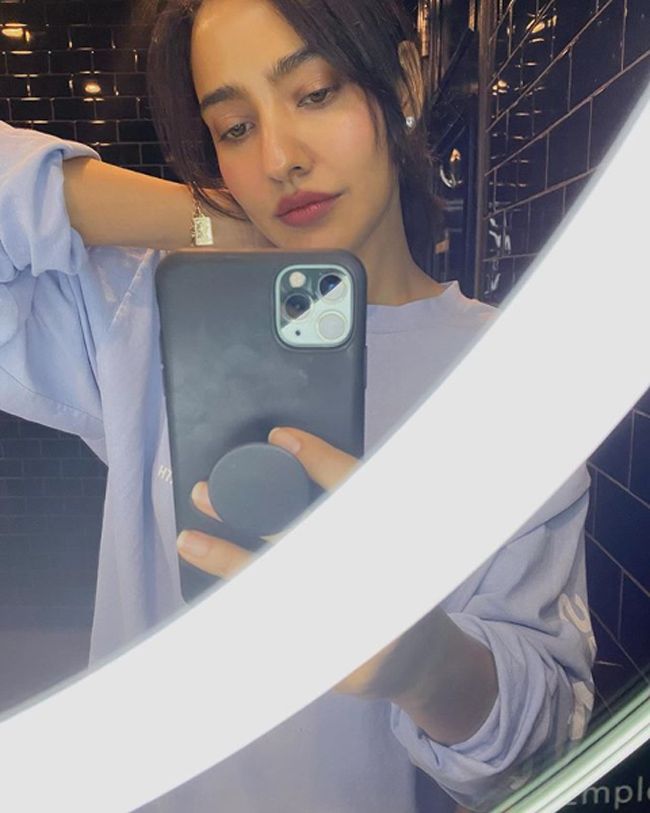 Neha Sharma Cute Photoshoot