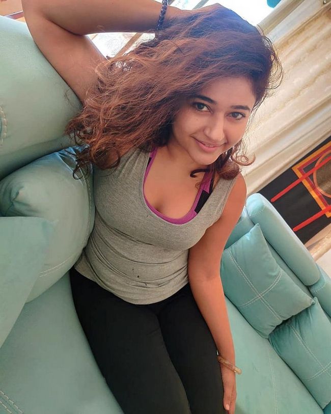 Poonam Bajwa Latest Insta Stills - Photogallery - Page 4