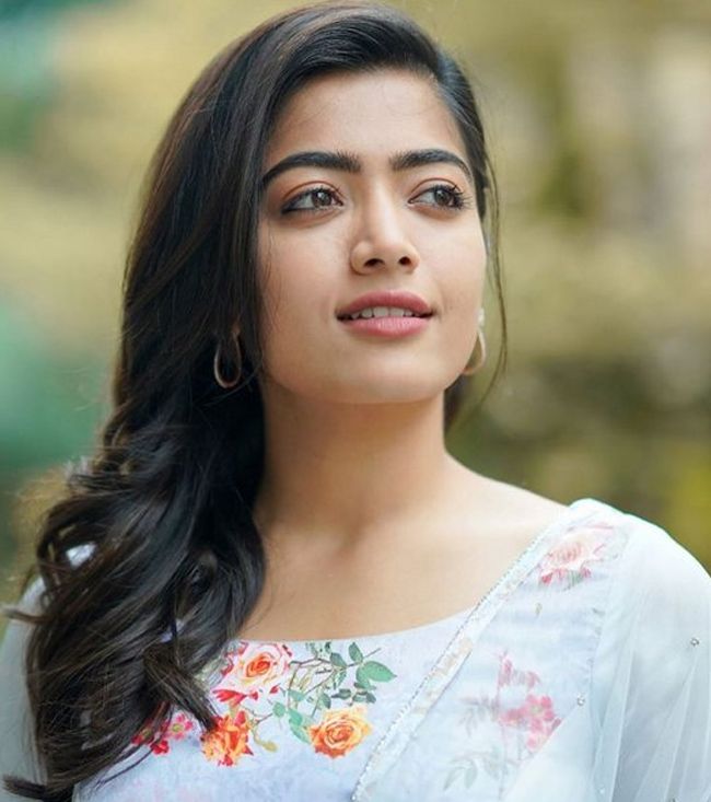Rashmika Mandanna Mesmerizing Photos