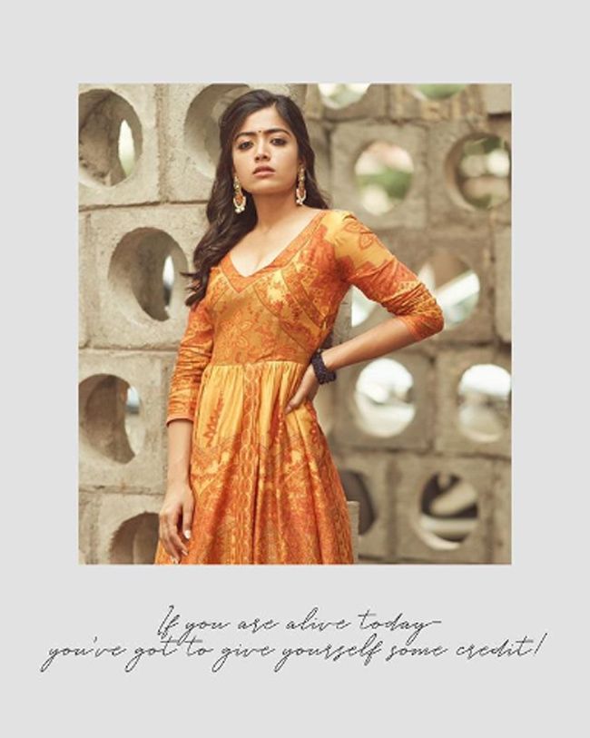 Rashmika Mandanna Ravishing Looks