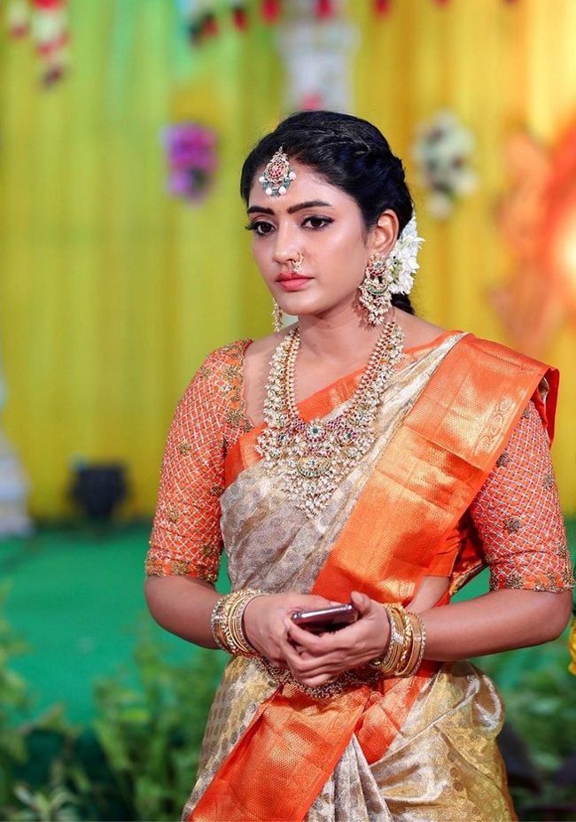 Ravishing Beauty Eesha Rebba Elegant Images