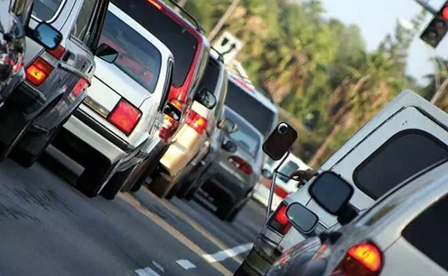Traffic Reaches Normal Level In Hyderabad