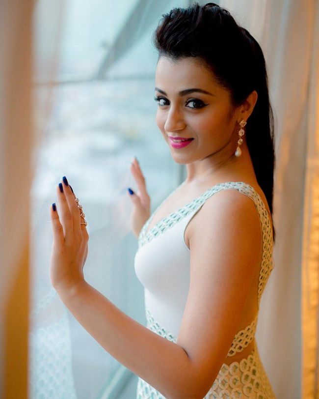 Trisha Looking Beautiful - Photogallery - Page 1
