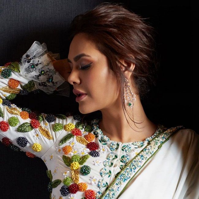 Esha Gupta Latest Pics