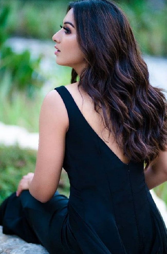 Catherine Tresa Latest Insta Pics