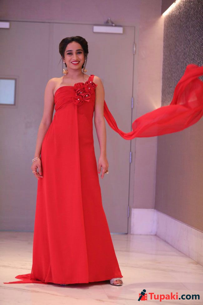 Anchor vindhya Photoshoot pics