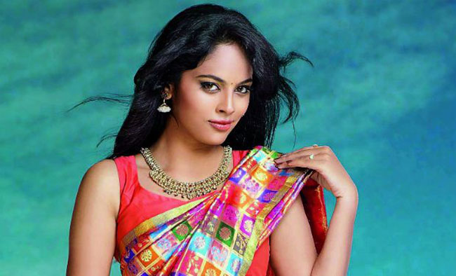 బాలీవుడ్ ప్రయత్నాలు.. మరి గ్లామర్ సంగతేంటి..??