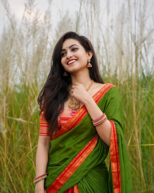 Deepika Pilli Gorgeous Looks in Green Saree