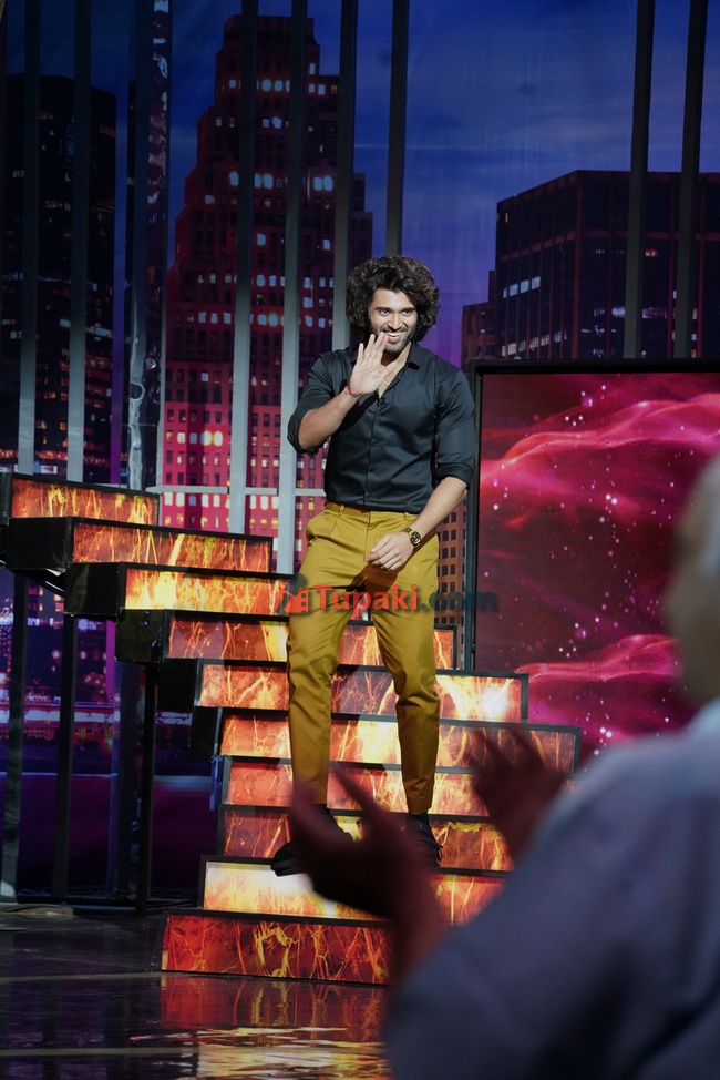 EXclusive Vijay Deverkonda on Unstoppable Show