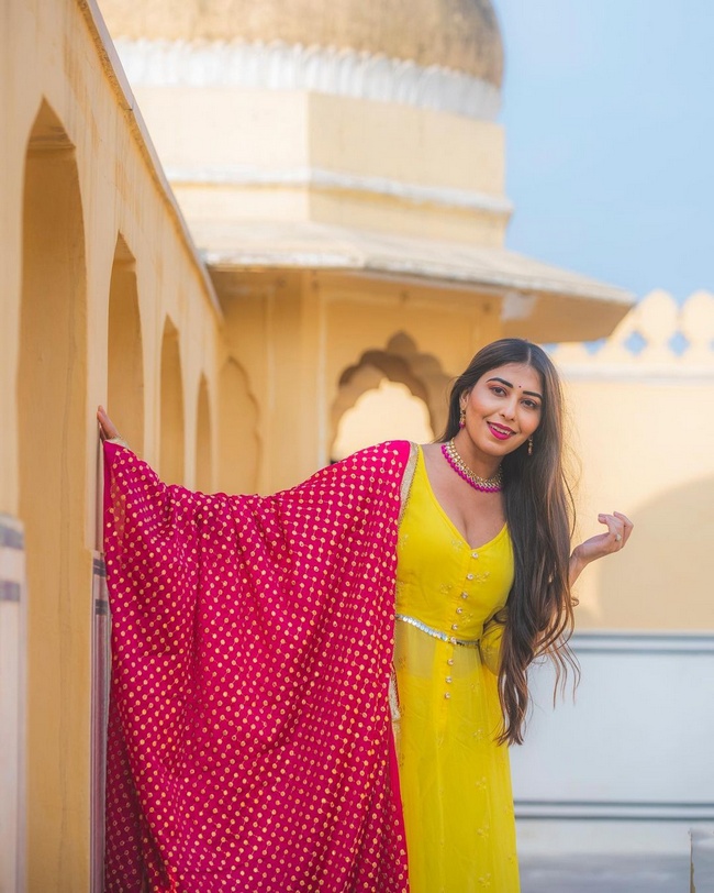 Actress Ruma Sharma Latest Photo shoot