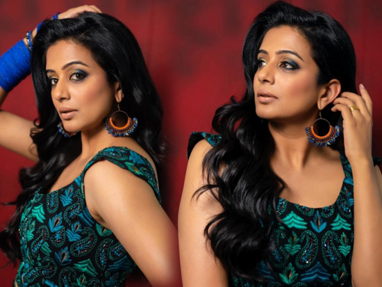 Priya Mani Looks Beautiful in Green Dress