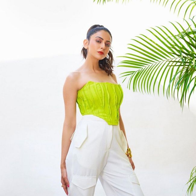 Ravishing Rakul Stunning looks
