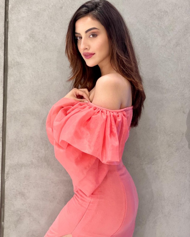 Samreen Kaur Cute Pics