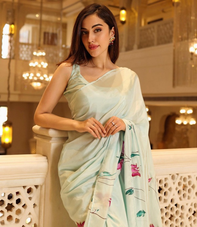 Samreen Kaur Cute Pics