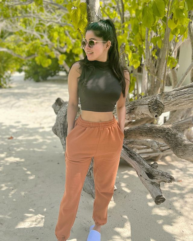 Divyabharathi Latest Insta Pics