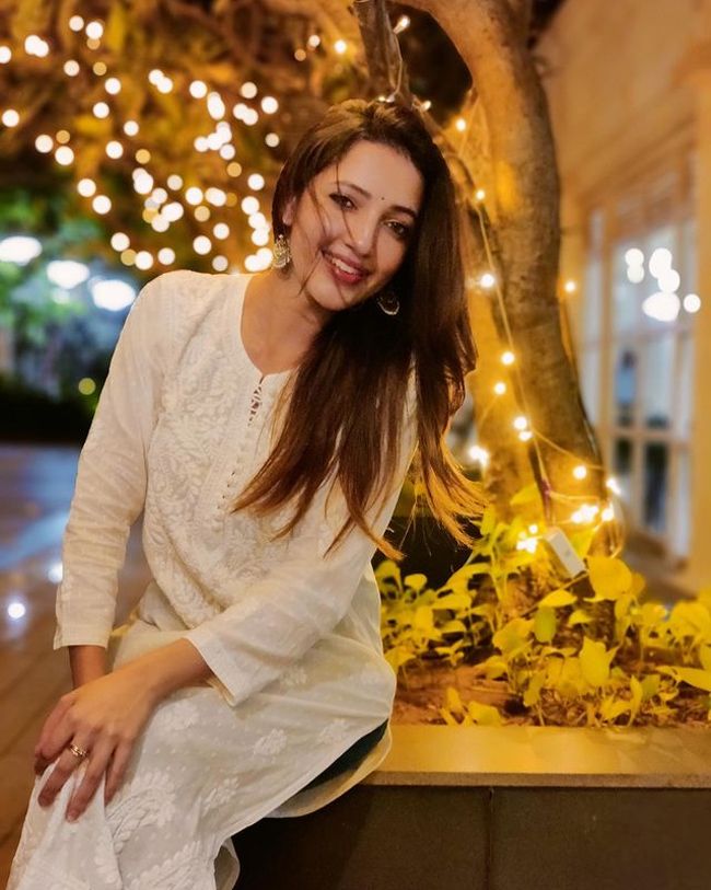 Neha Shetty Latest Insta Pics