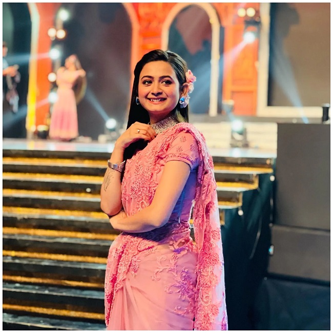 ఉరి వేసుకున్న‌ టీవీ న‌టి.. ఎన్నో అనుమానాలు!