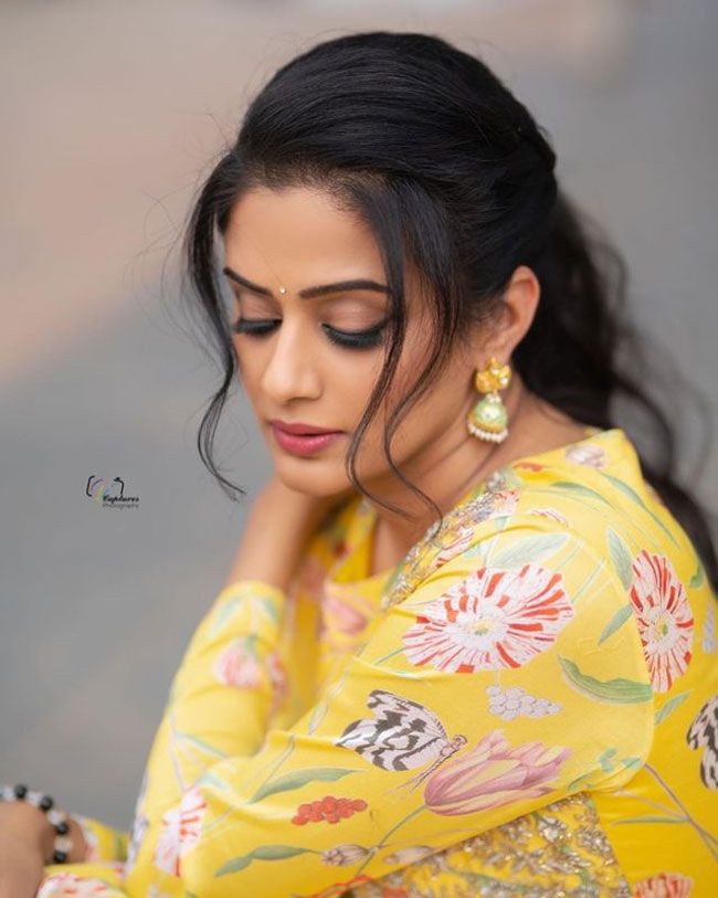 Priya Mani Latest Photoshoot Pics