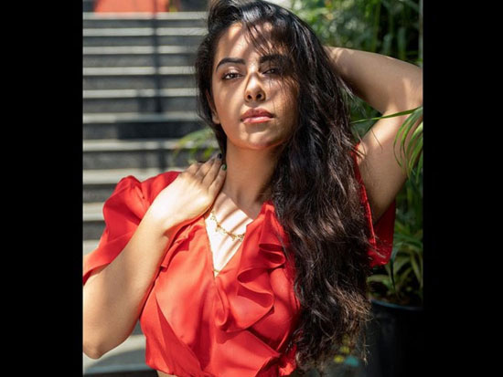 Staggering Poses Of Avika Gor In Red