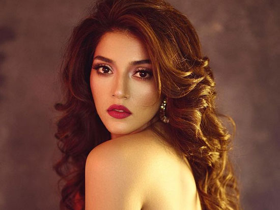 Staggering Poses Of Mehreen