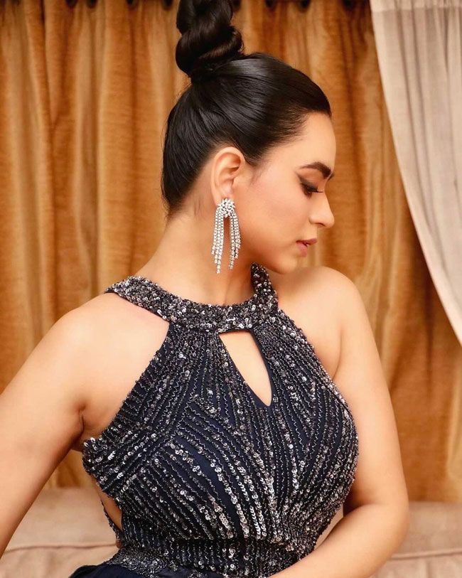 Candid Photo Shoot Stills Of Soundarya Sharma