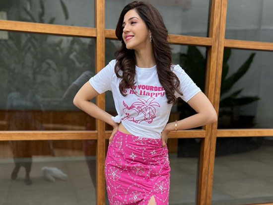 Mehreen Pirzadaa Latest Insta Pics